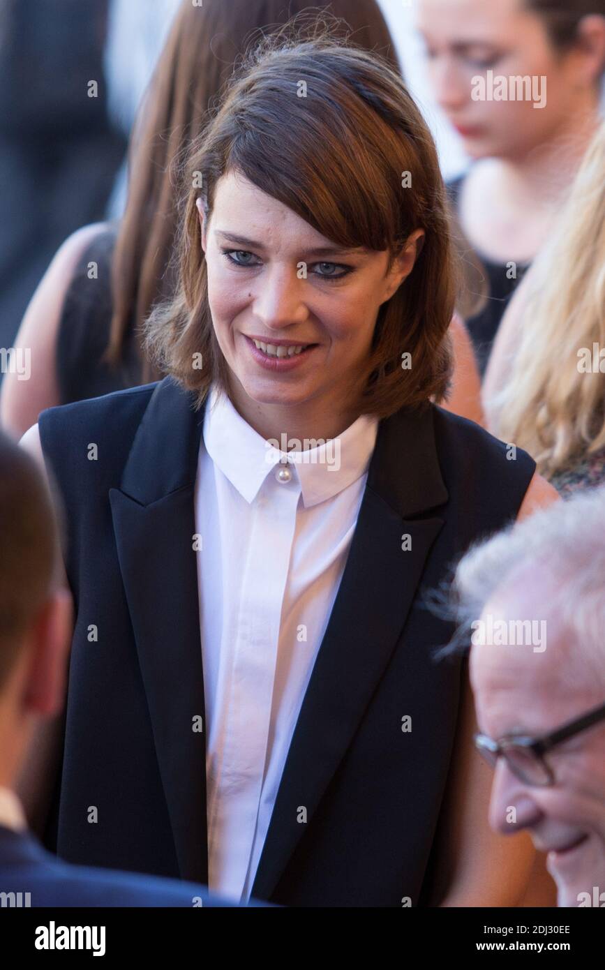 Celine Sallette - CANNES 2016 - MONTEE DU FILM 'ELLE' Photo by Nasser ...