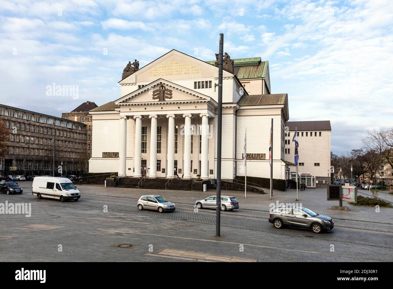 The opera house of the Deutsche Oper am Rhein - DOM Stock Photo - Alamy