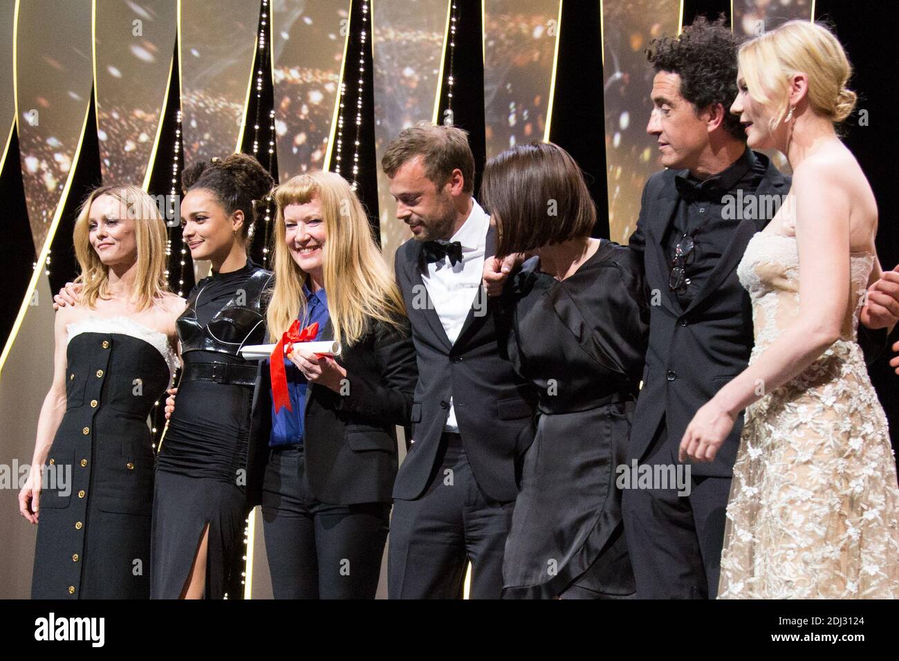 Vanessa Paradis, Sasha Lane, Andrea Arnold, Kirsten Dunst - CANNES 2016 ...