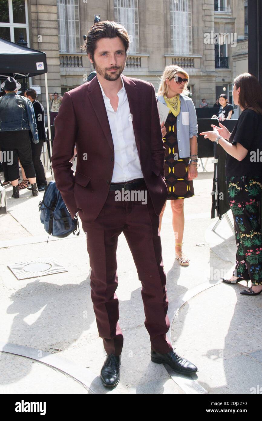 RAPHAEL PERSONNAZ - ARRIVEES DEFILE VALENTINO HOMME - FASHION WEEK DE ...