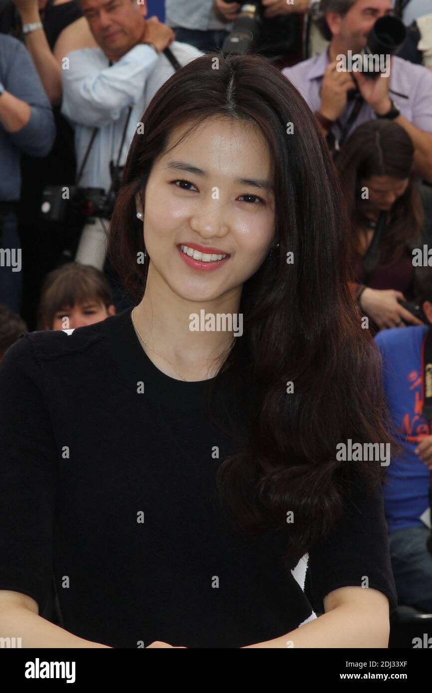 Kim TAE-RI - 69E FESTIVAL DE CANNES 2016 - PHOTOCALL 'MADEMOISELLE (THE ...