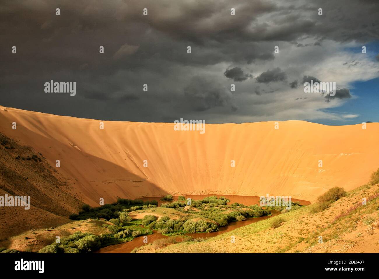 Mongolia gold map hi-res stock photography and images - Alamy