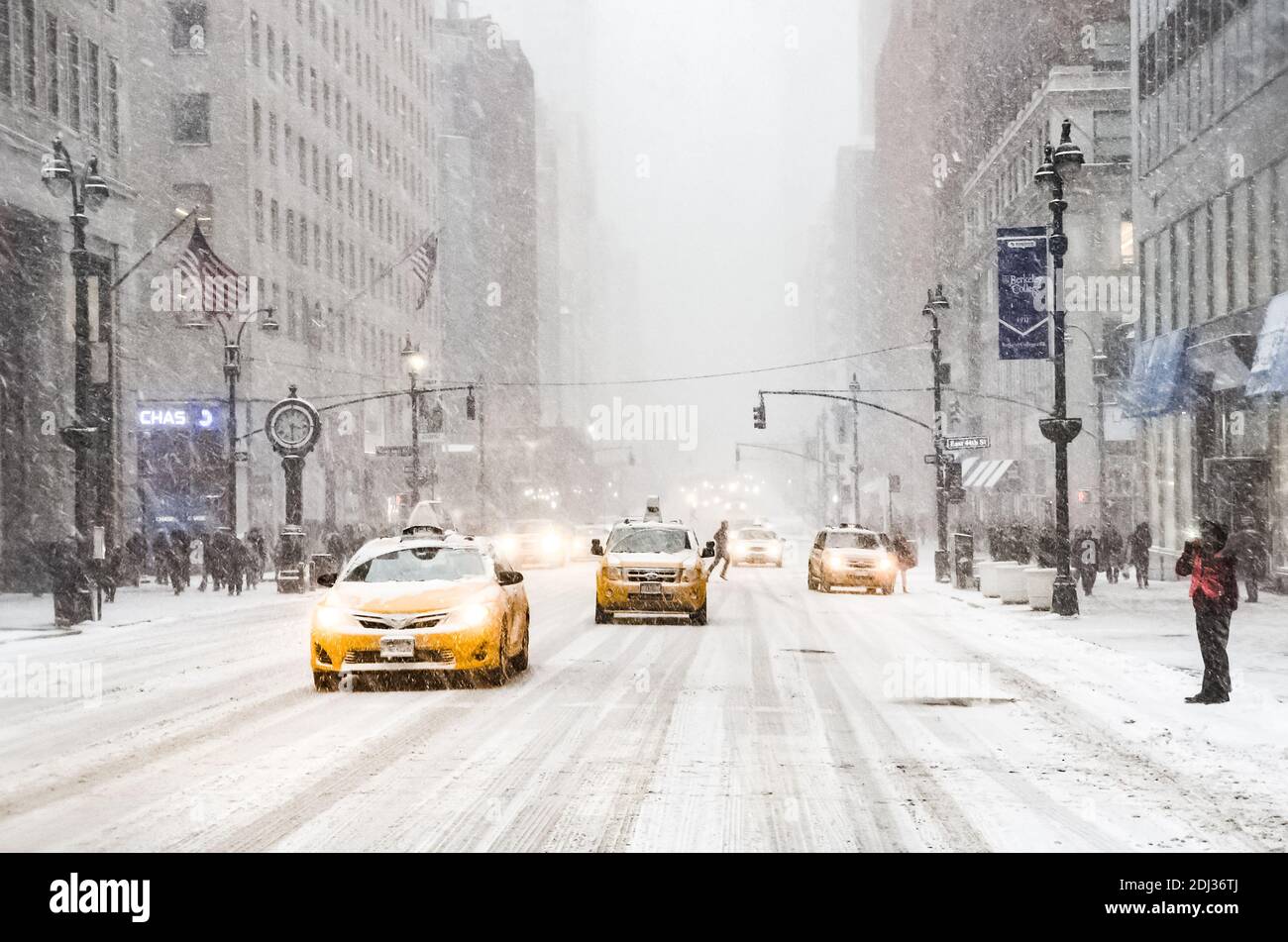 Winter snowstorm blizzard in New York City with heavy snow falling ...
