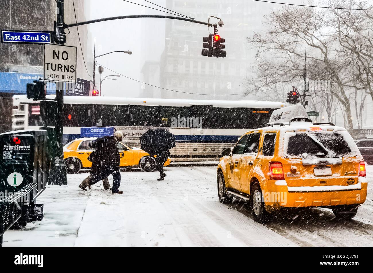 Winter snowstorm blizzard in New York City with heavy snow falling ...