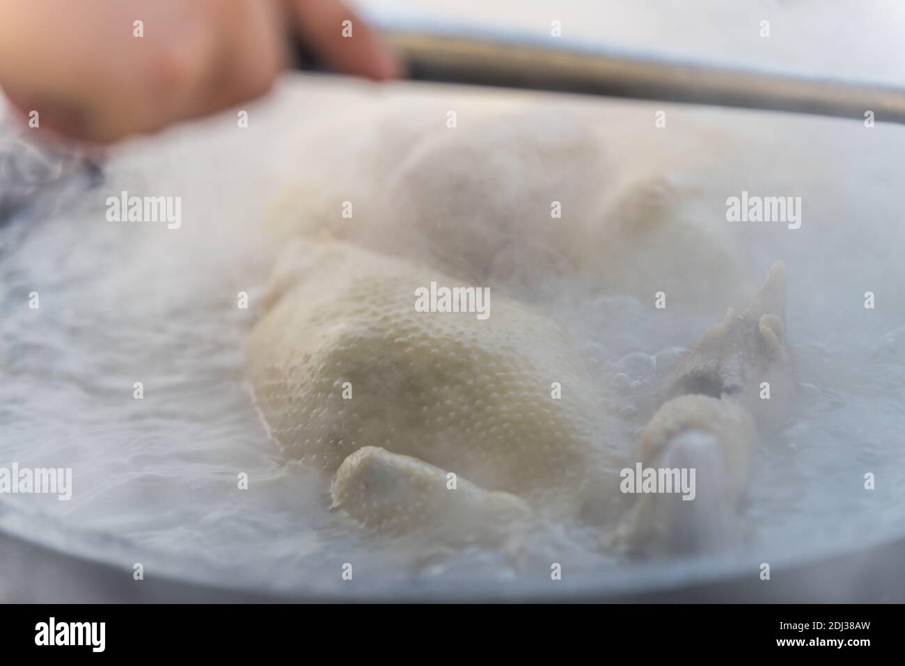 Chinese steamer wok hi-res stock photography and images - Alamy