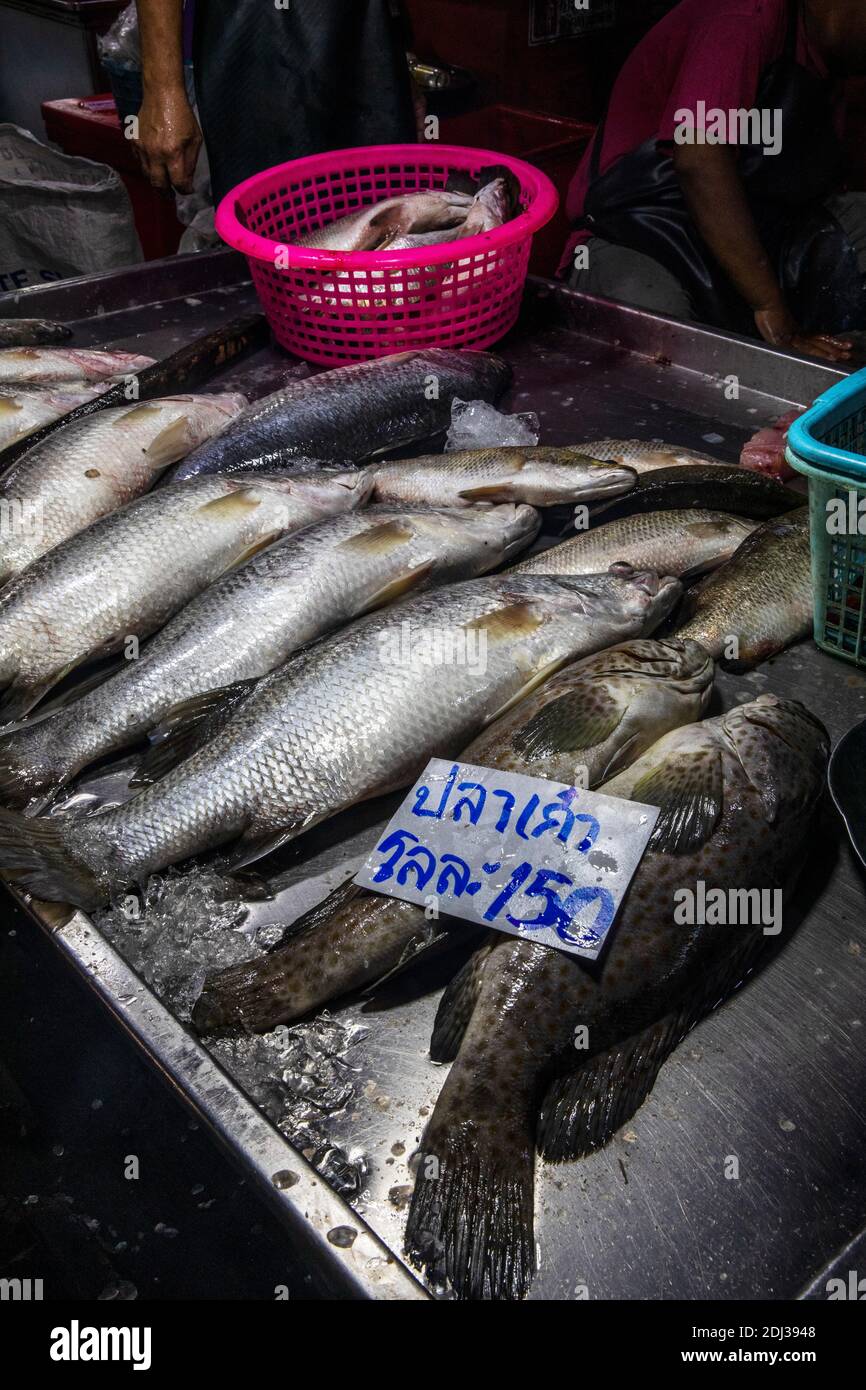 Canal delivery food boat hi-res stock photography and images - Alamy