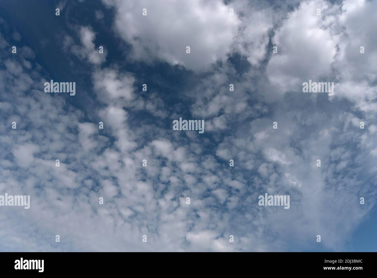 Cirrocumulus hi-res stock photography and images - Alamy