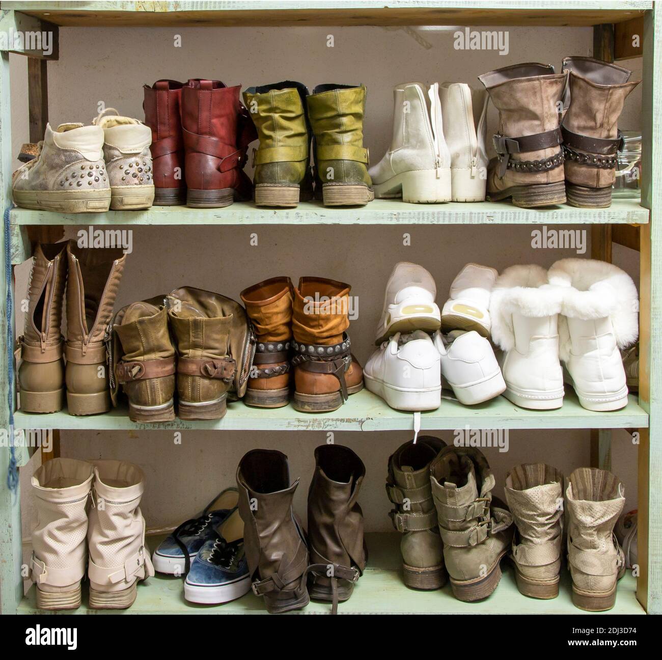 Mosque shoe storage hi-res stock photography and images - Alamy