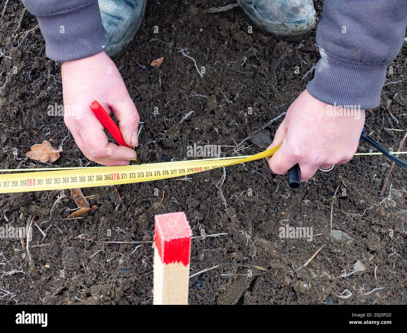 Surveying work worker marks hi-res stock photography and images - Alamy
