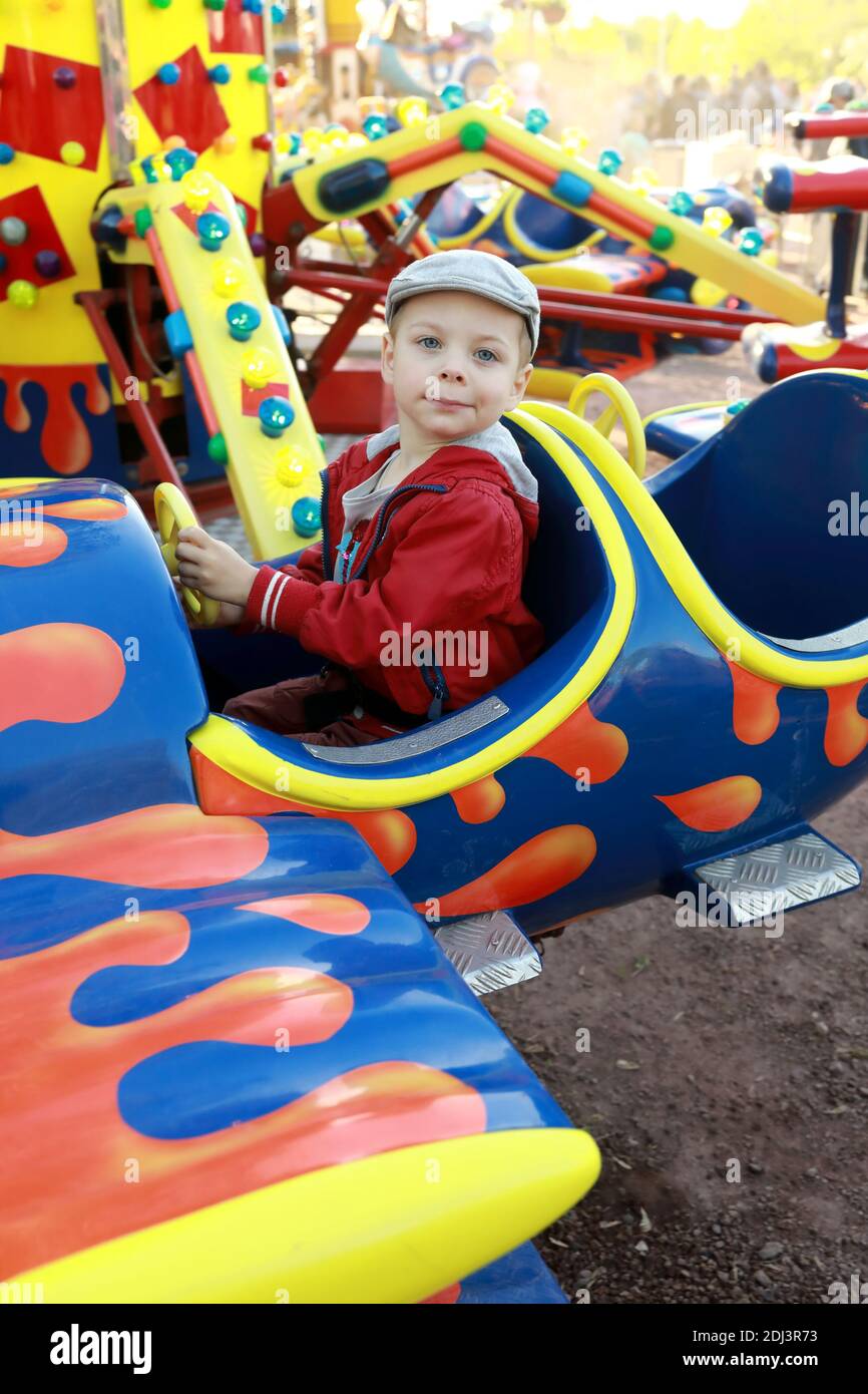 Airplane ride carnival hi-res stock photography and images - Alamy