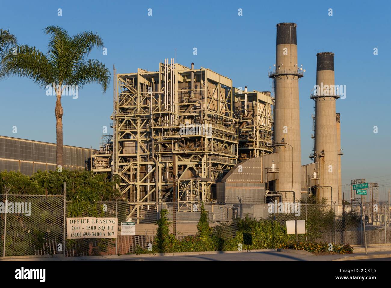 Los Angeles, USA - November 14, 2015: The Redondo Beach Power Plant, a ...