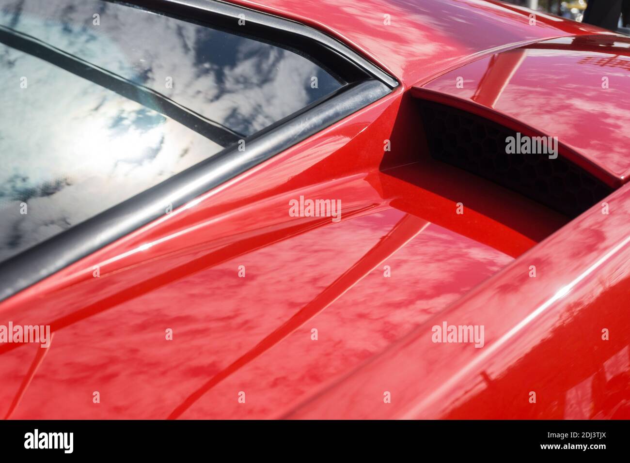 Supercar hypercar sports racer hi-res stock photography and images - Alamy