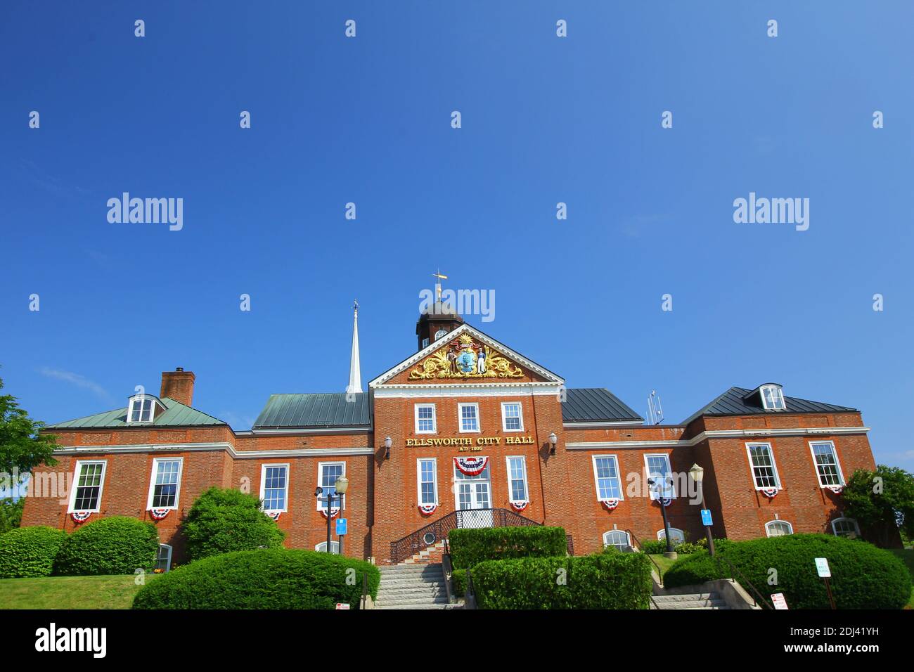 The Ellsworth City Hall building against the blue sky Stock Photo - Alamy