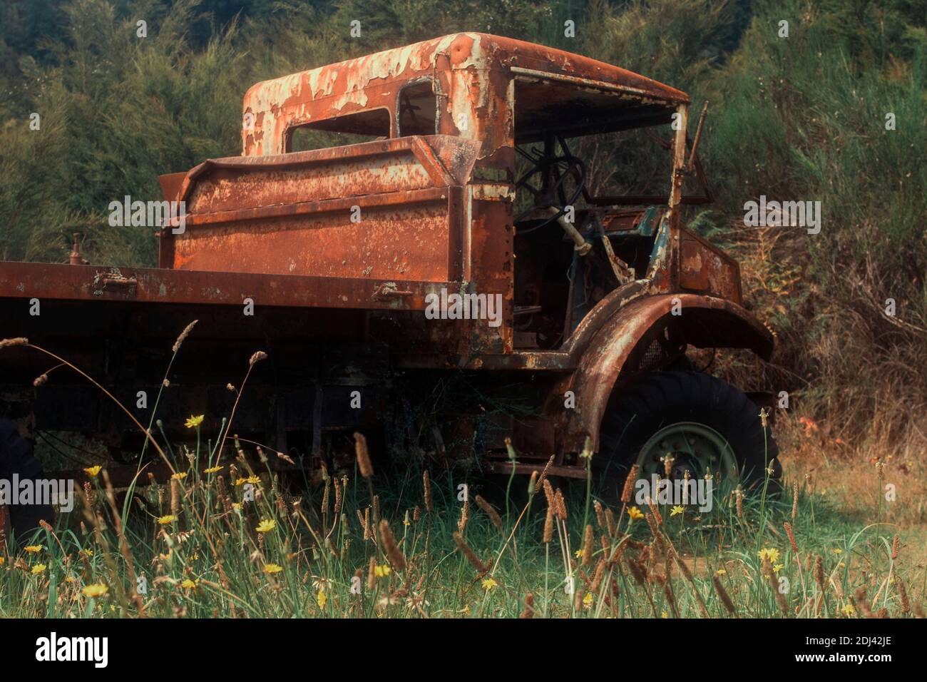 Vintage flatbed truck hi-res stock photography and images - Alamy