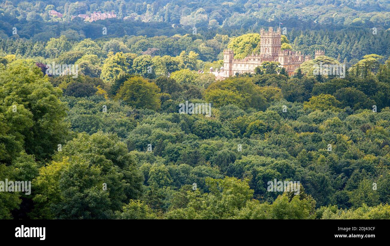 Highclere castle exterior hi-res stock photography and images - Alamy