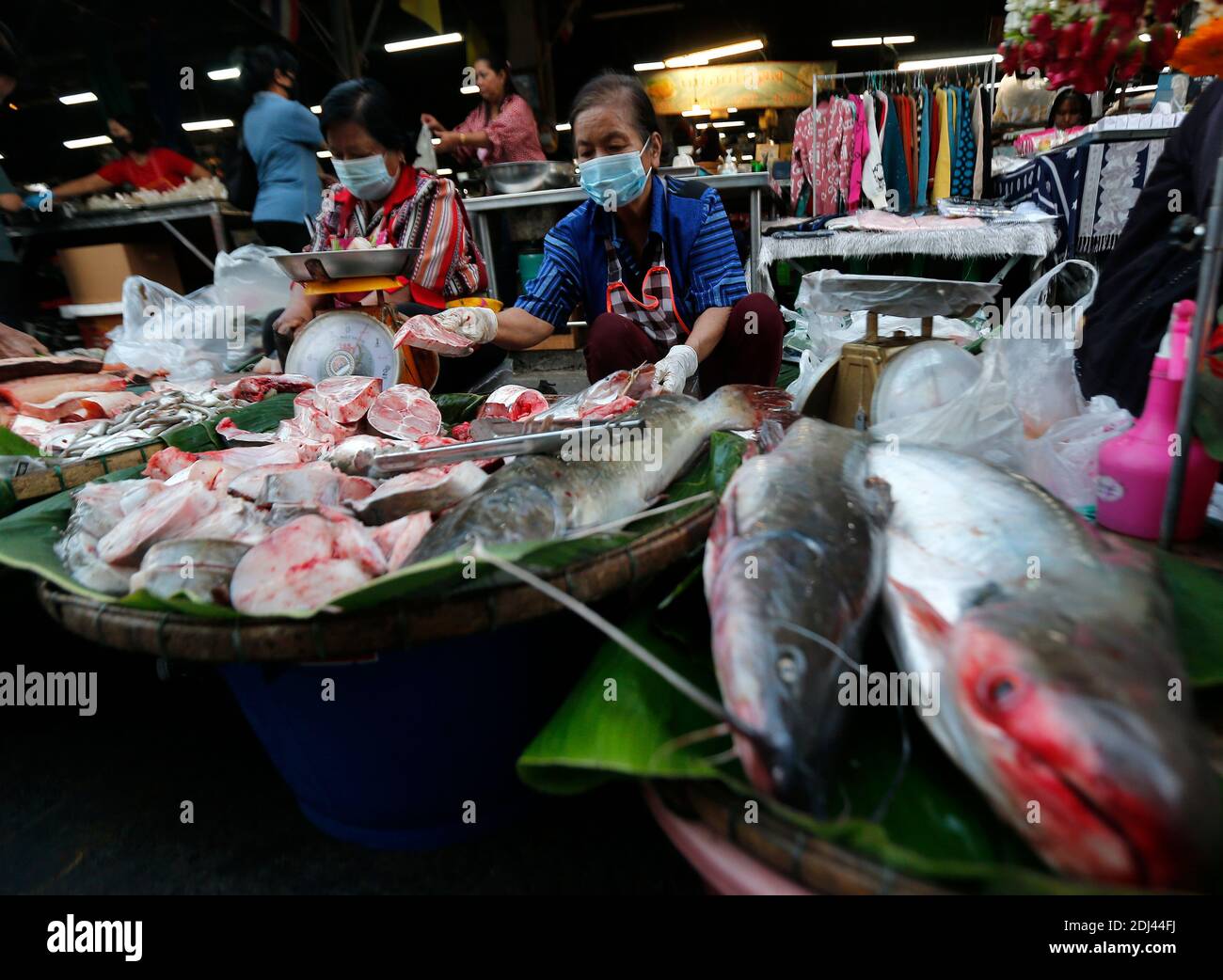 Fish masks hi-res stock photography and images - Alamy