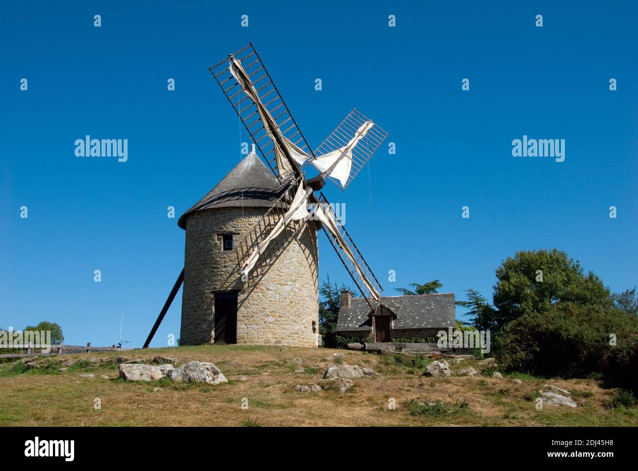 Frankreich, Bretagne, Mont-Dol, Muehle, Windmuehle Stock Photo - Alamy