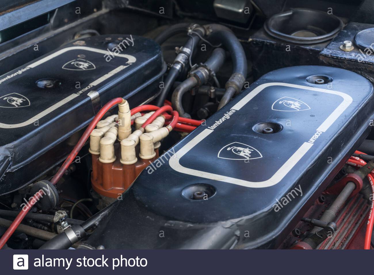 V8 Car Engine Interior High Resolution Stock Photography and Images - Alamy