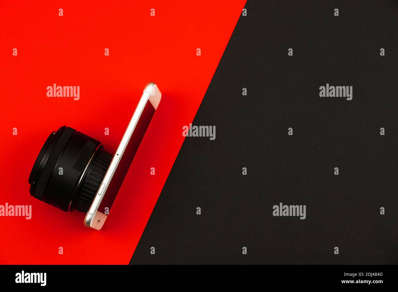 Composition of a smartphone with a lens from a DSLR, comparison of ...