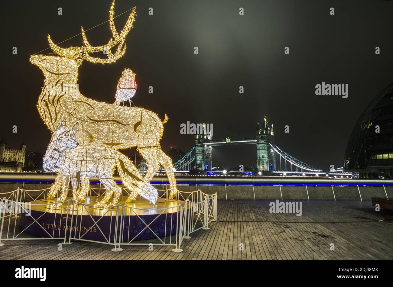 London tower bridge christmas hi-res stock photography and images - Alamy