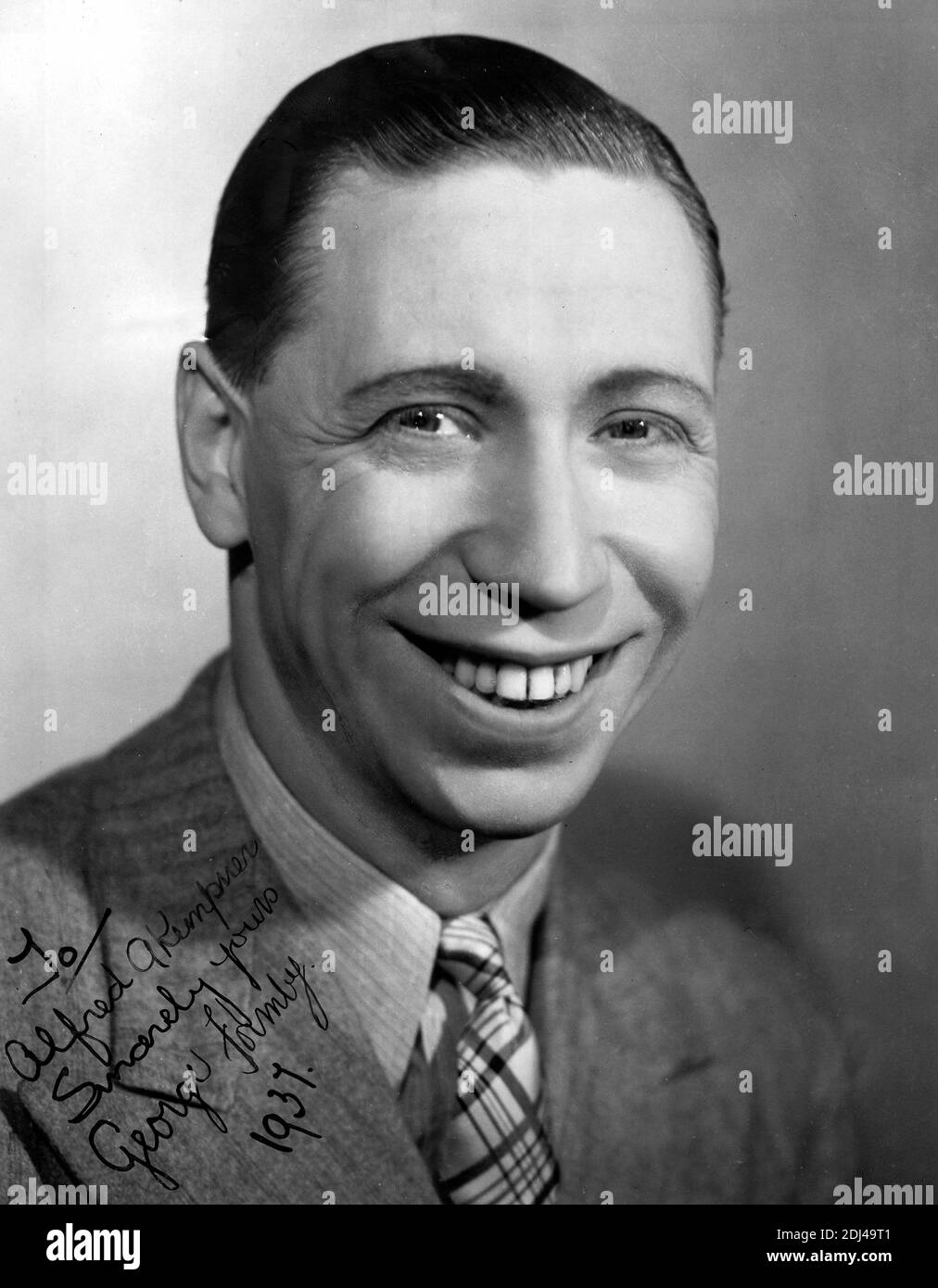 George formby 1937 hi-res stock photography and images - Alamy