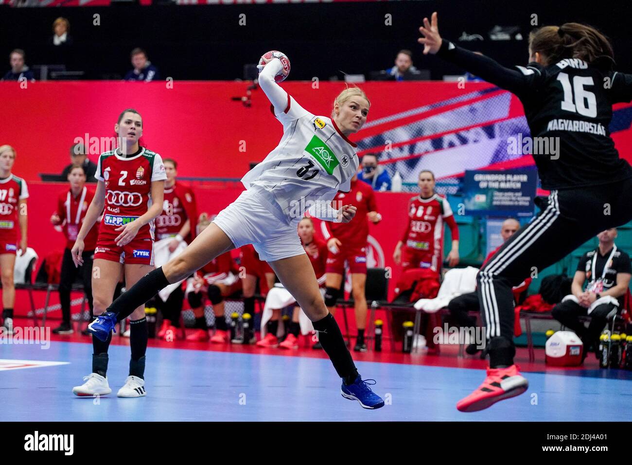 German handball women hi-res stock photography and images - Alamy