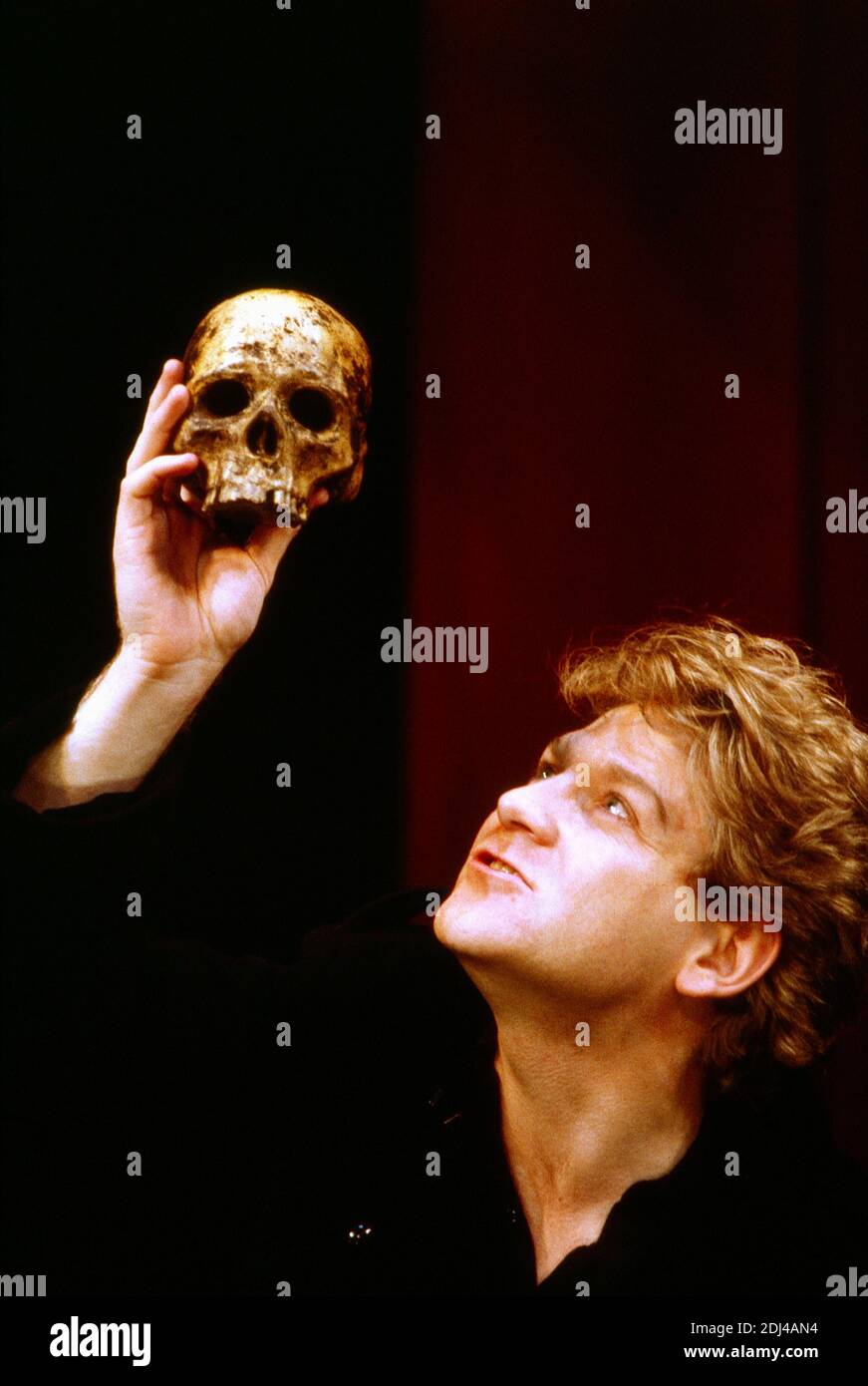 William shakespeare skull hi-res stock photography and images - Alamy