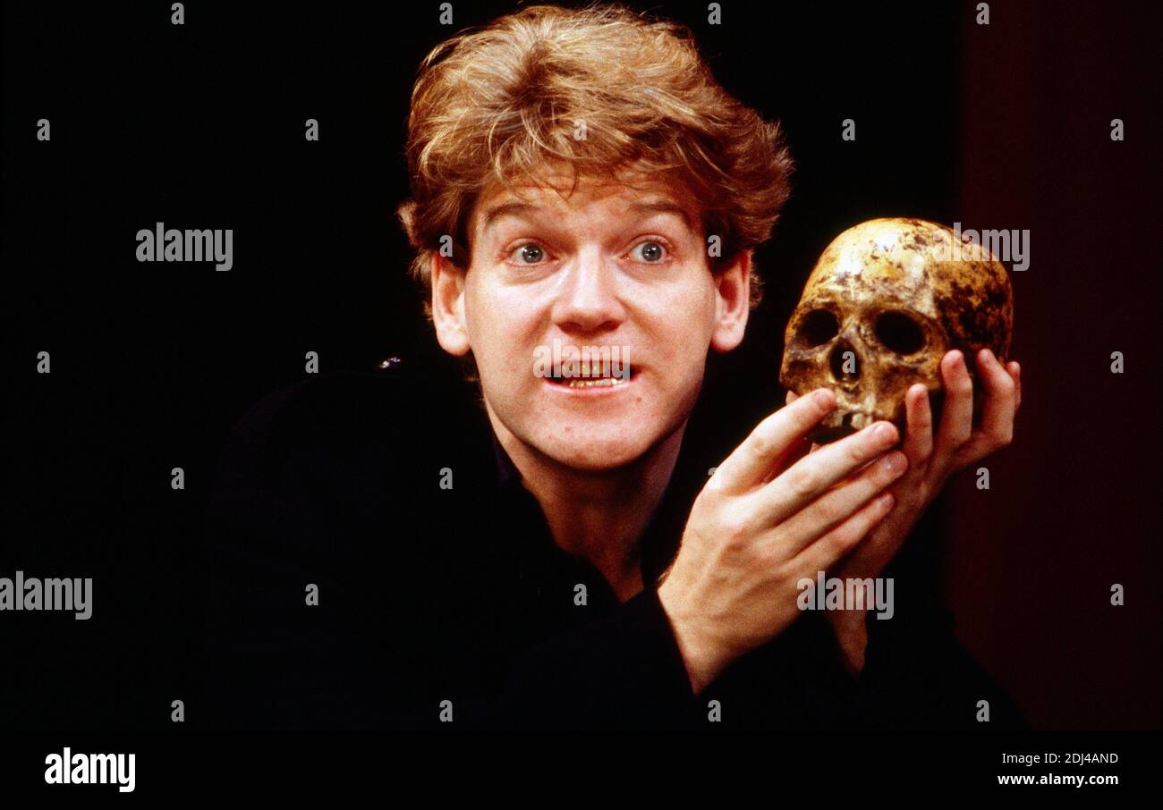 Kenneth branagh hamlet hi-res stock photography and images - Alamy