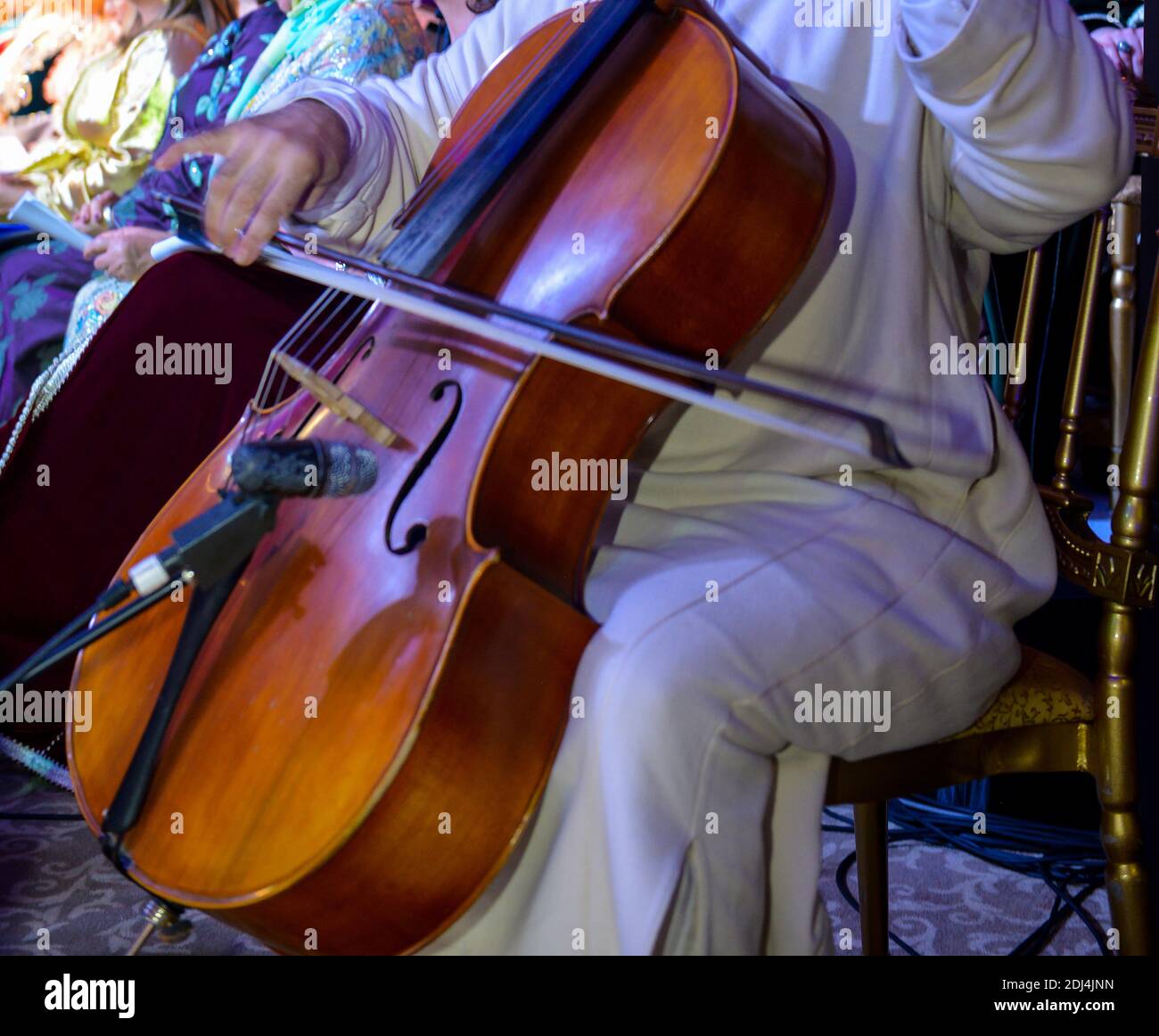 Musical bow africa hi-res stock photography and images - Alamy