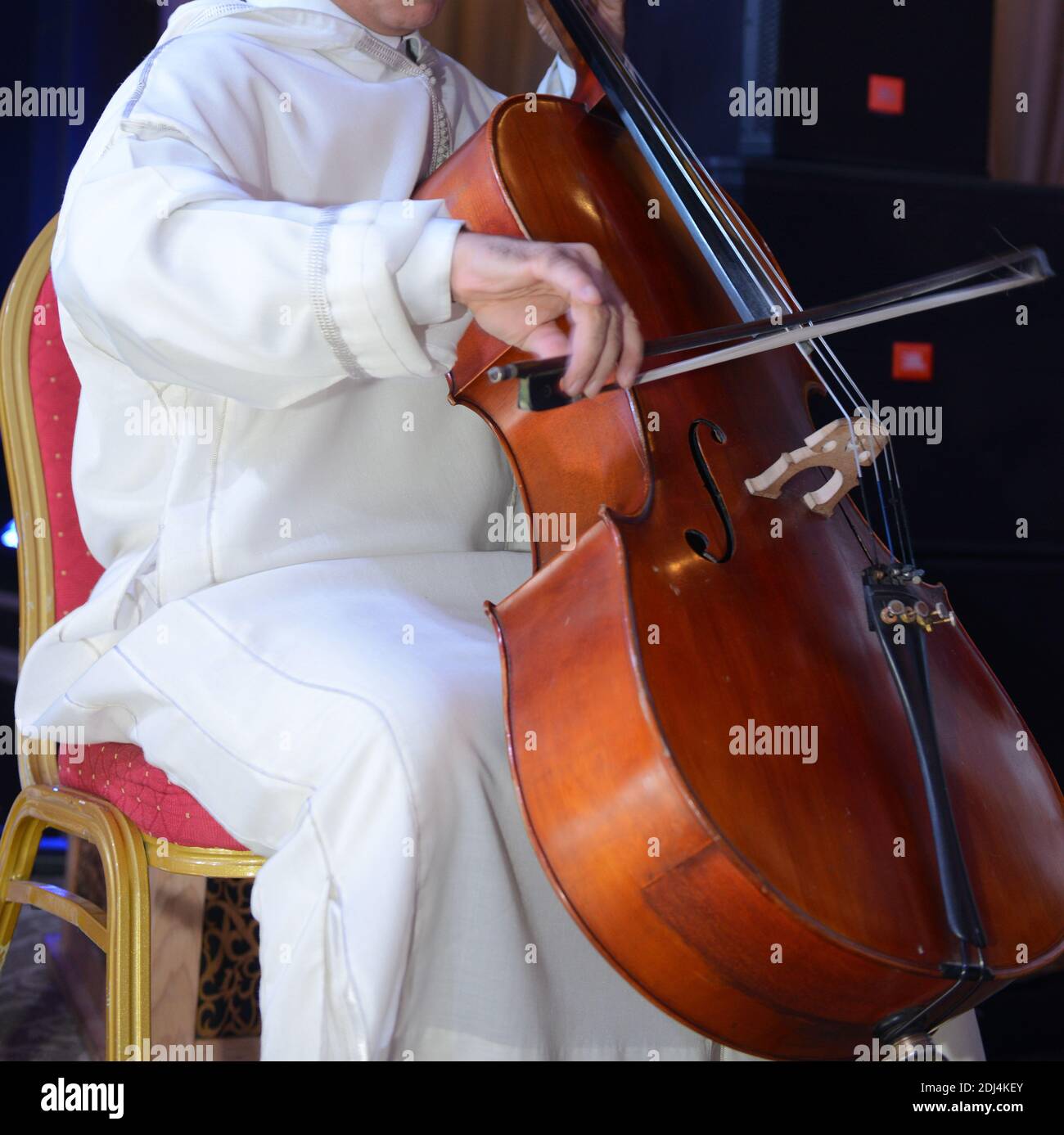 Musical bow africa hi-res stock photography and images - Alamy