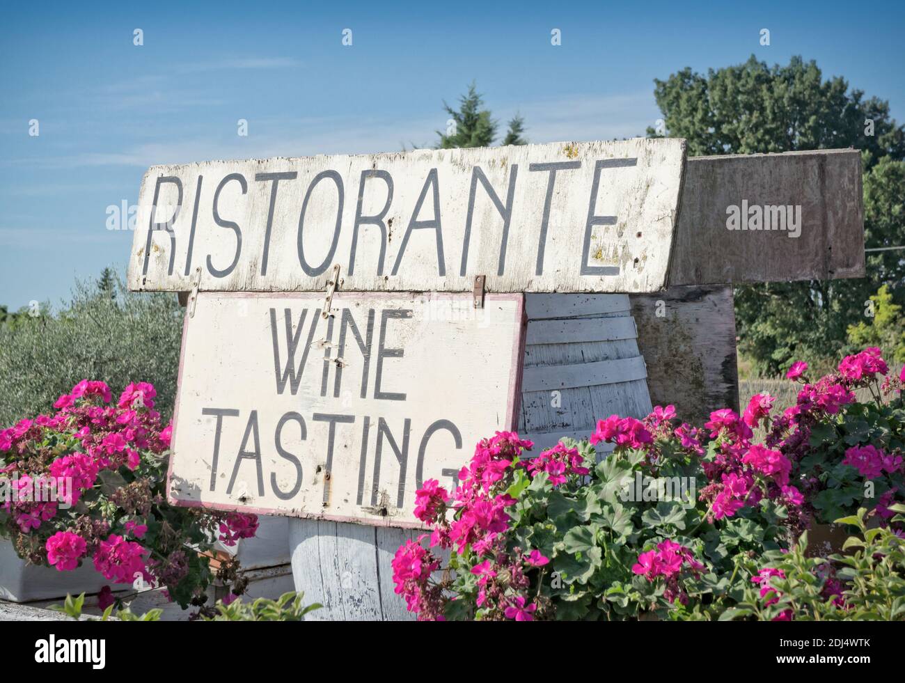 Wine tasting sign - Tuscany Italy Stock Photo - Alamy