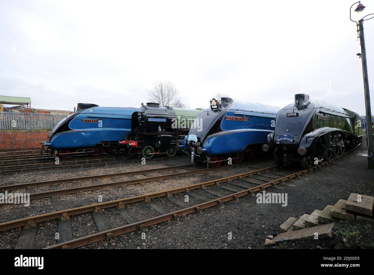 A2 pacific blue peter steam locomotive hi-res stock photography and ...