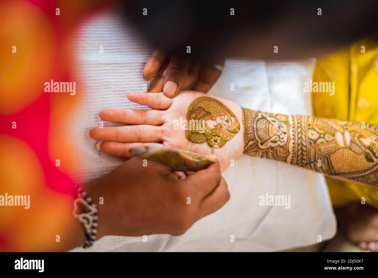 Indian beauty parlour hi-res stock photography and images - Alamy