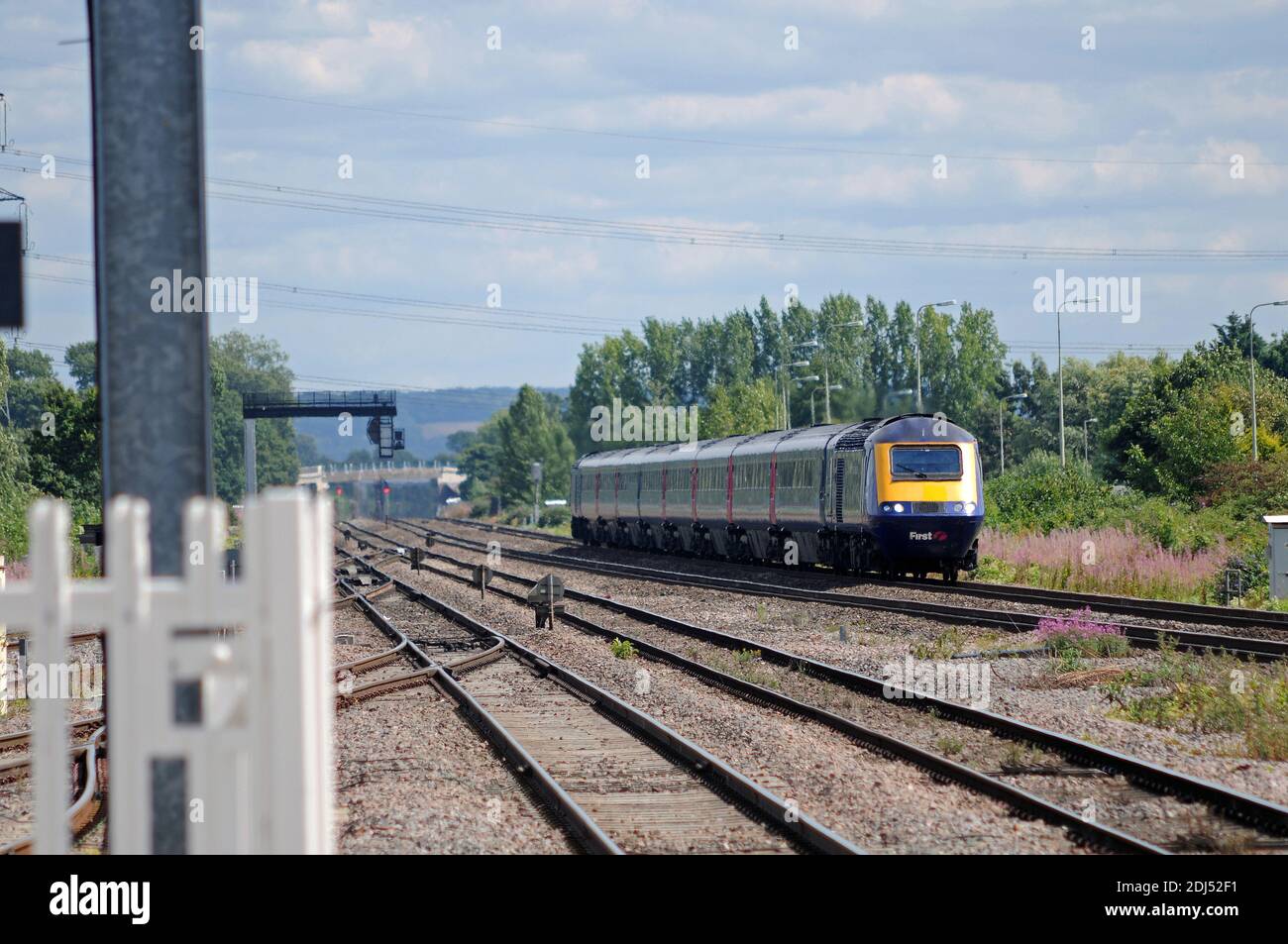 West bound H.S.T. approaching Didcot Parkway. Power Car 43002 is at the ...