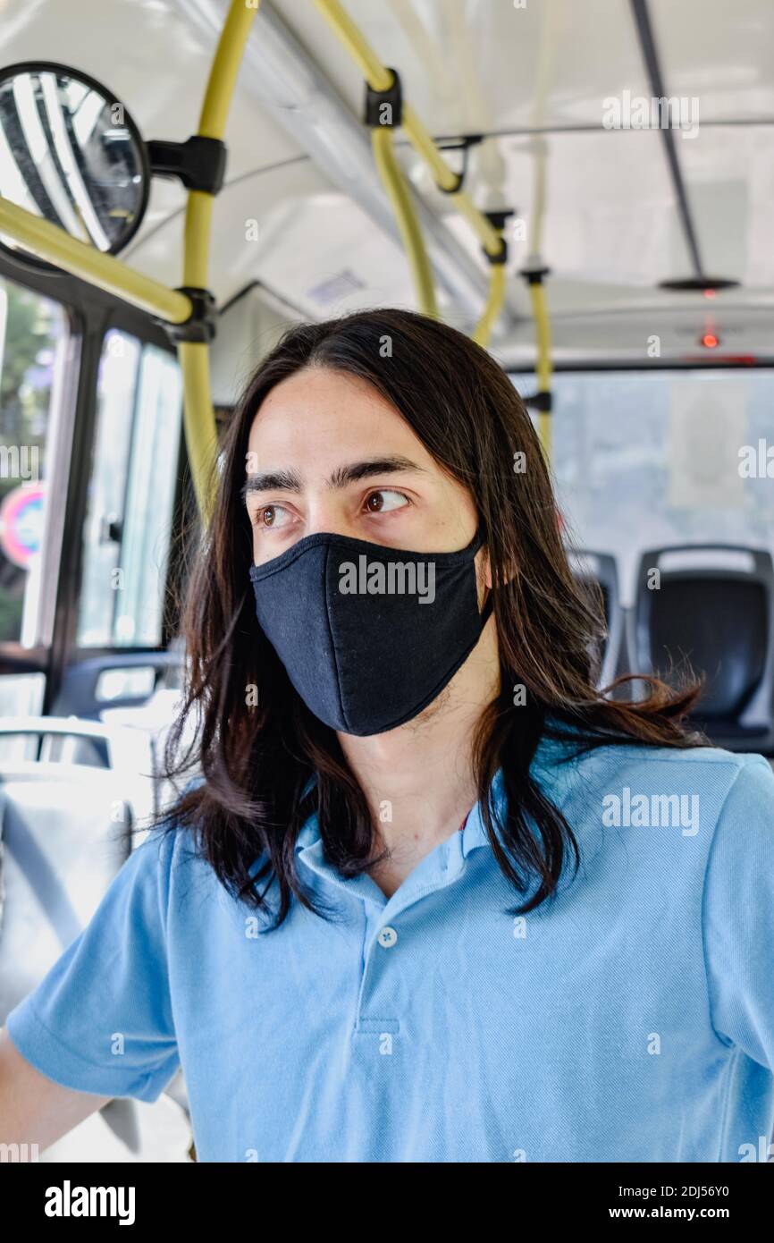 Bus wearing mask hi-res stock photography and images - Alamy