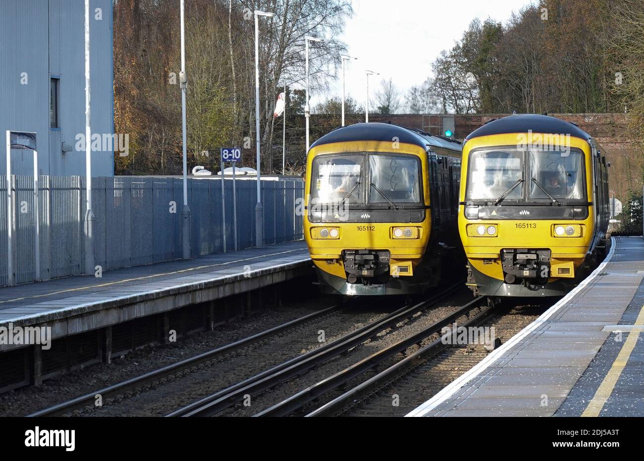 Redhill railway station hi-res stock photography and images - Alamy