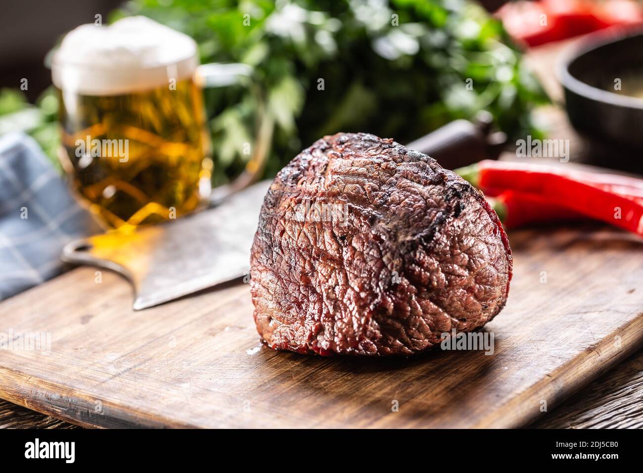 Filet mignon on a chopping board hi-res stock photography and images - Alamy
