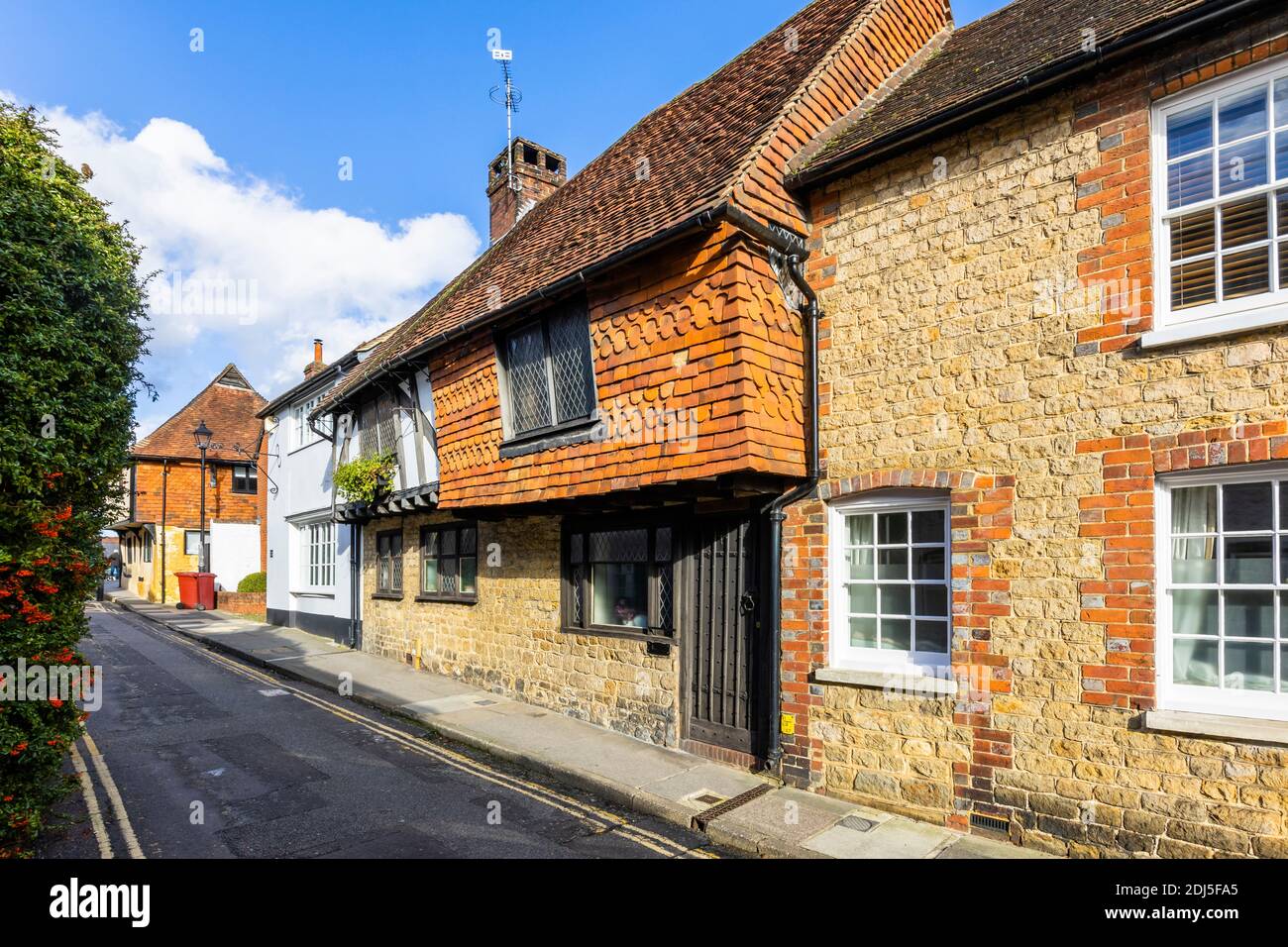 Oversail hi-res stock photography and images - Alamy