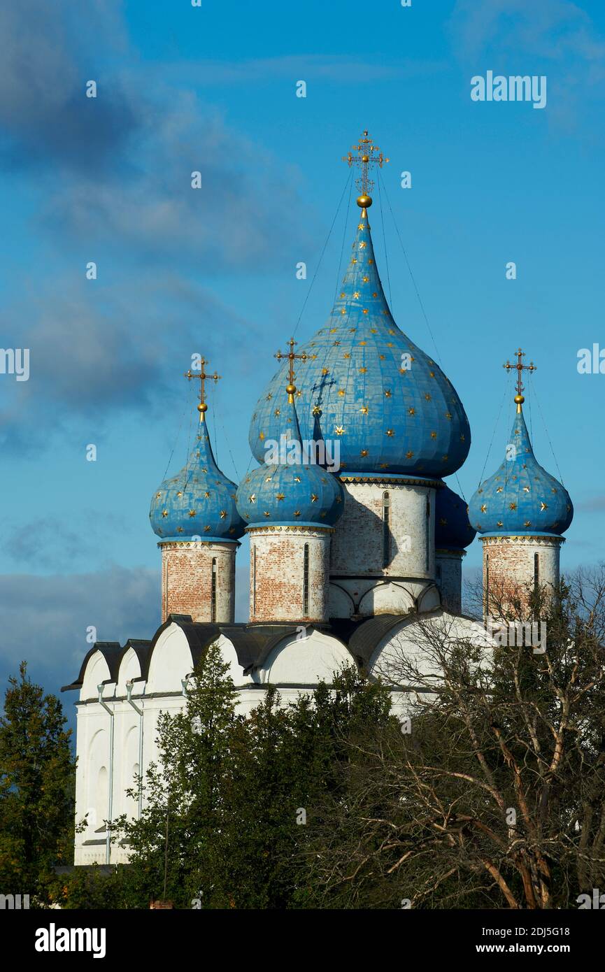 Russian 12th century cathedral architecture hi-res stock photography ...