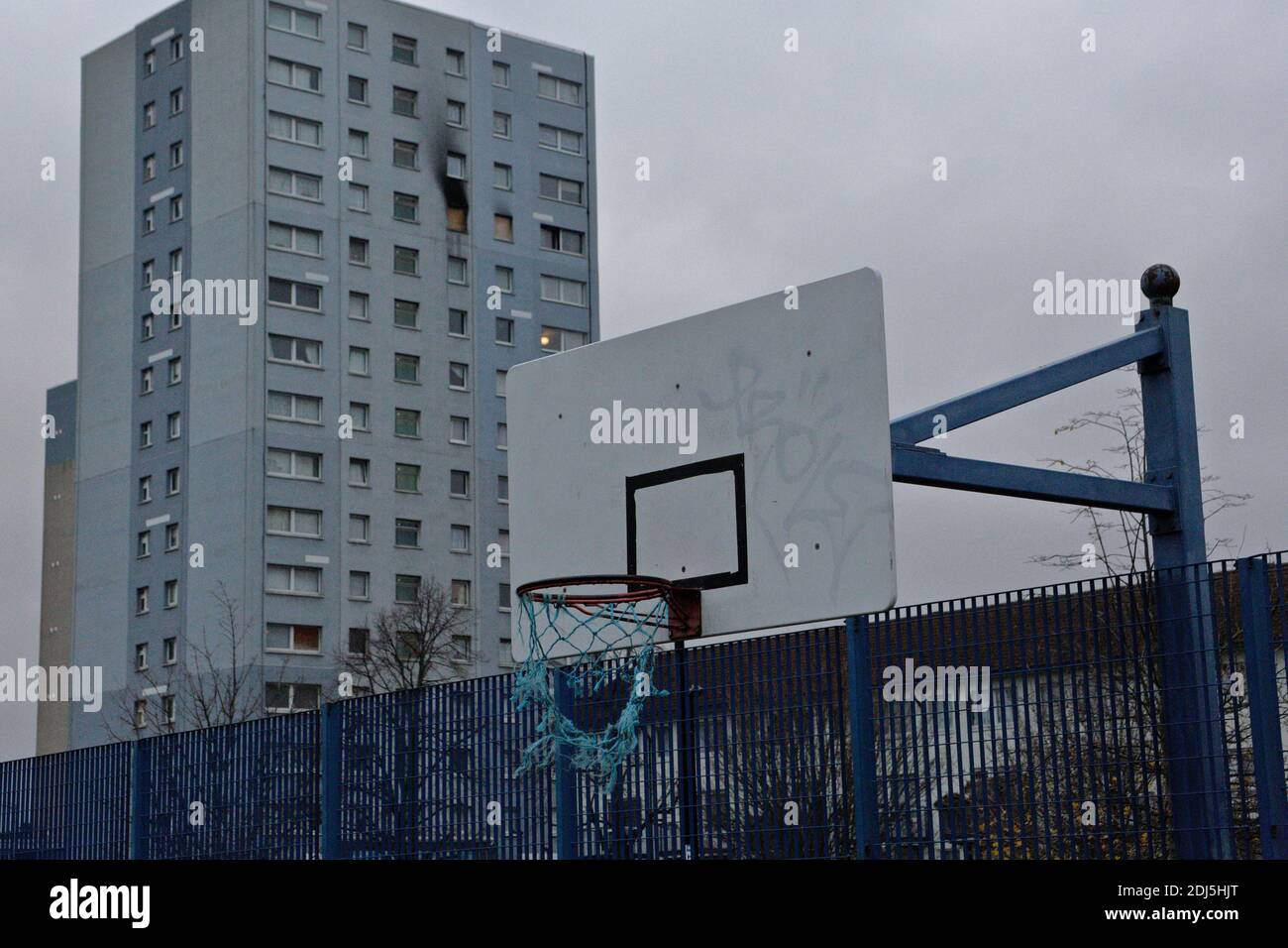 Deptford - London (UK): Fire damaged tower block in the capital. Around ...