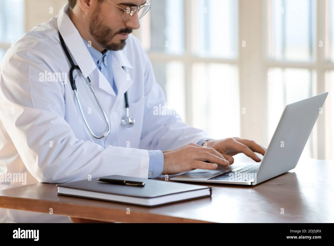 Modern clinic hi-res stock photography and images - Alamy