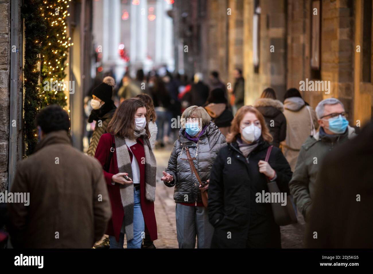 Bergamo, Italy. 13th Dec, 2020. Bergamo - Lombardy becomes the yellow ...