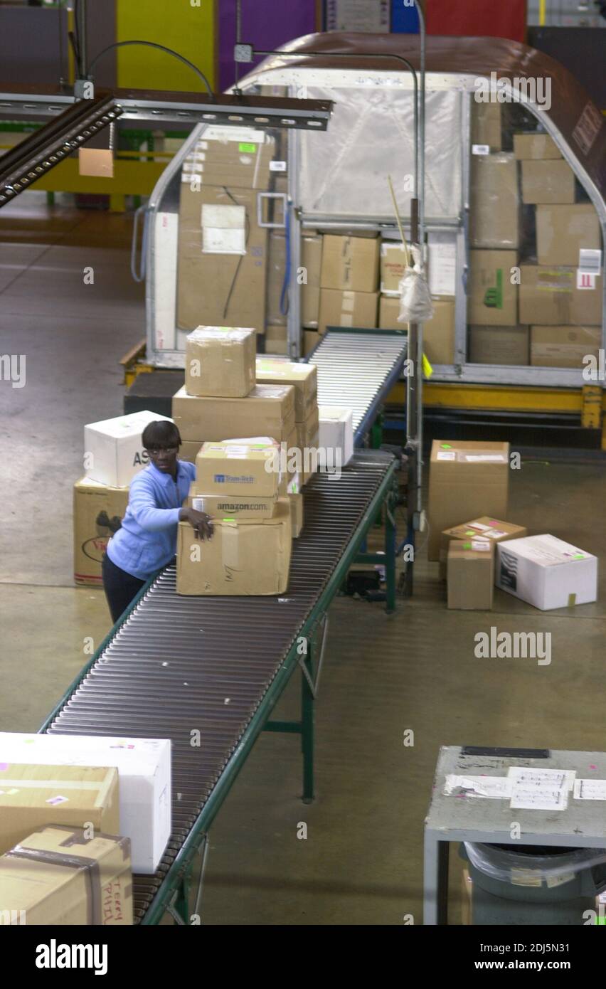 Dhl employee hi-res stock photography and images - Alamy