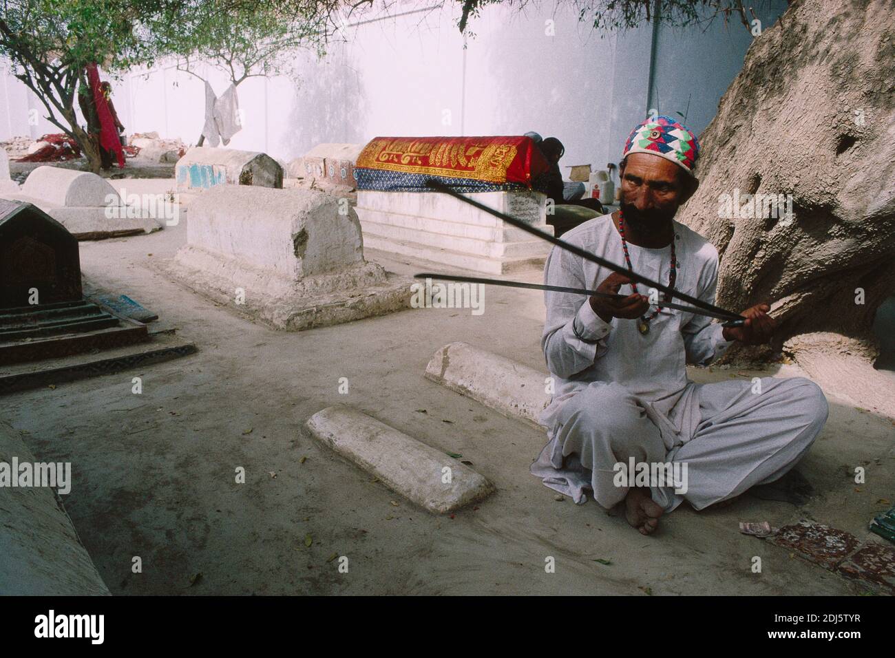 Chimta hi-res stock photography and images - Alamy