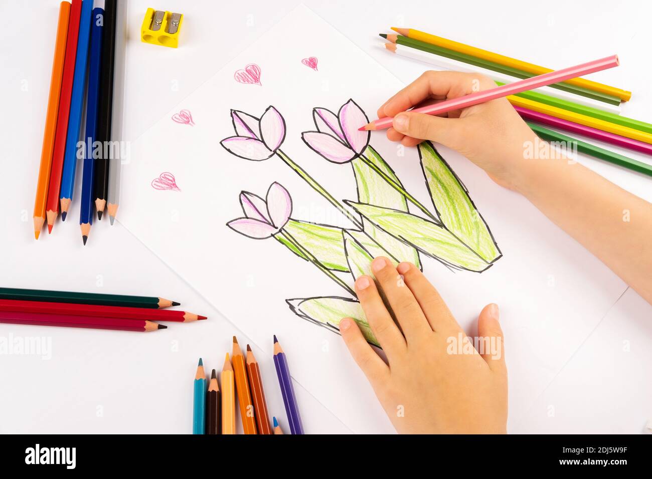 Child drawing flowers hi-res stock photography and images - Alamy