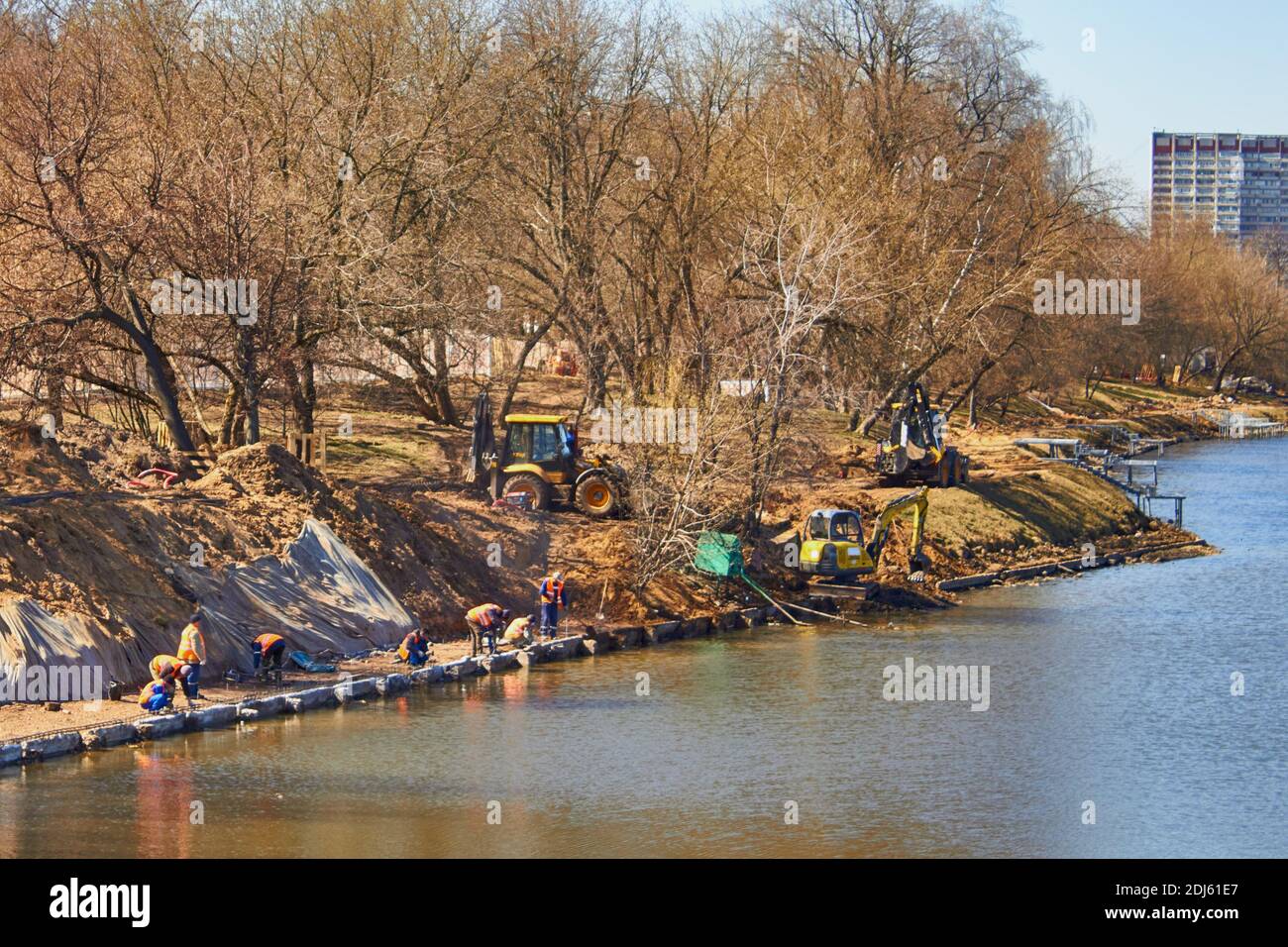 Water purification by workers and reconstruction of the coastal area ...