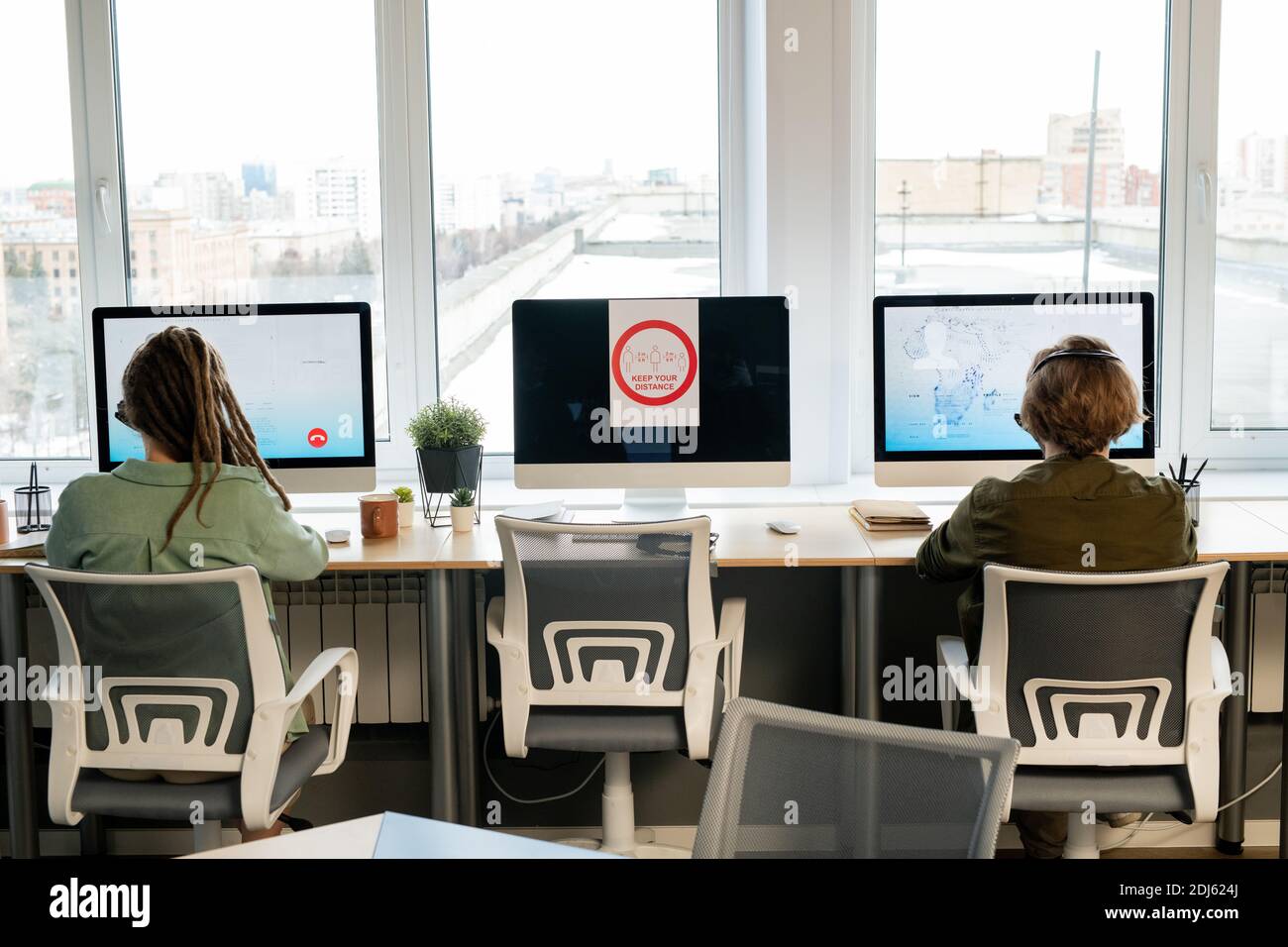 Female operators hi-res stock photography and images - Alamy