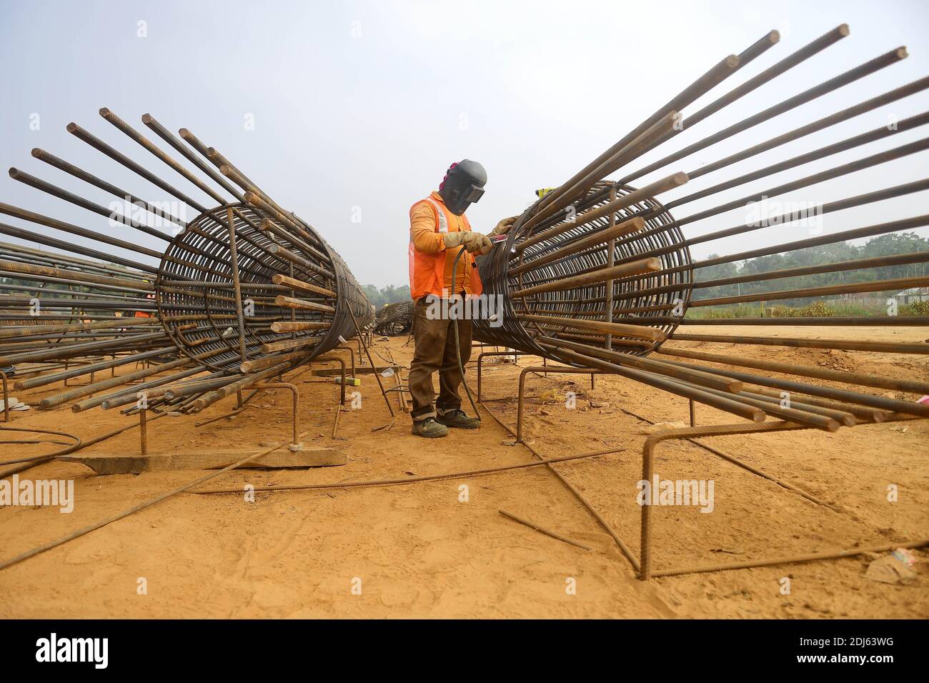 Railway construction india hi-res stock photography and images - Alamy
