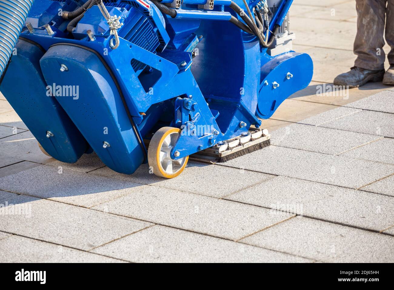 Shot blaster machine for re-texturing. Steel shot blasting preparation ...