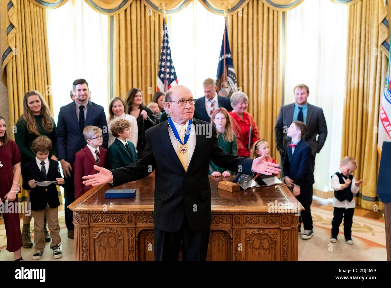 Olympic wrestling champion Dan Gable displays his Medal of Freedom ...